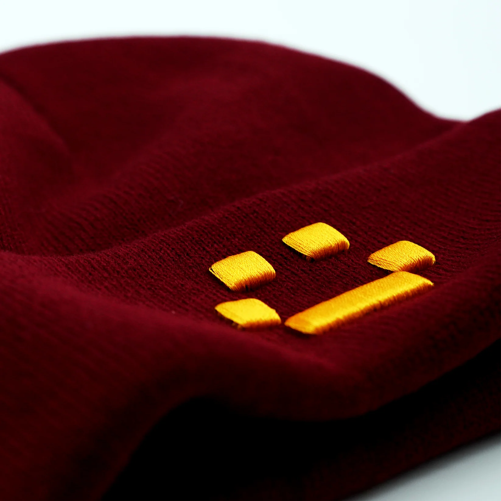 Original Las Nevadas Cardinal Beanie - Shop Quackity